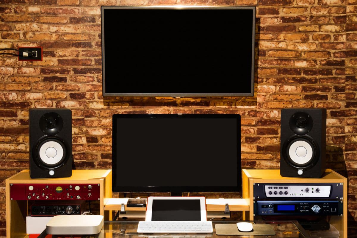 Studio Monitors vs. Speakers – Everything You Need To Know – Sound ...